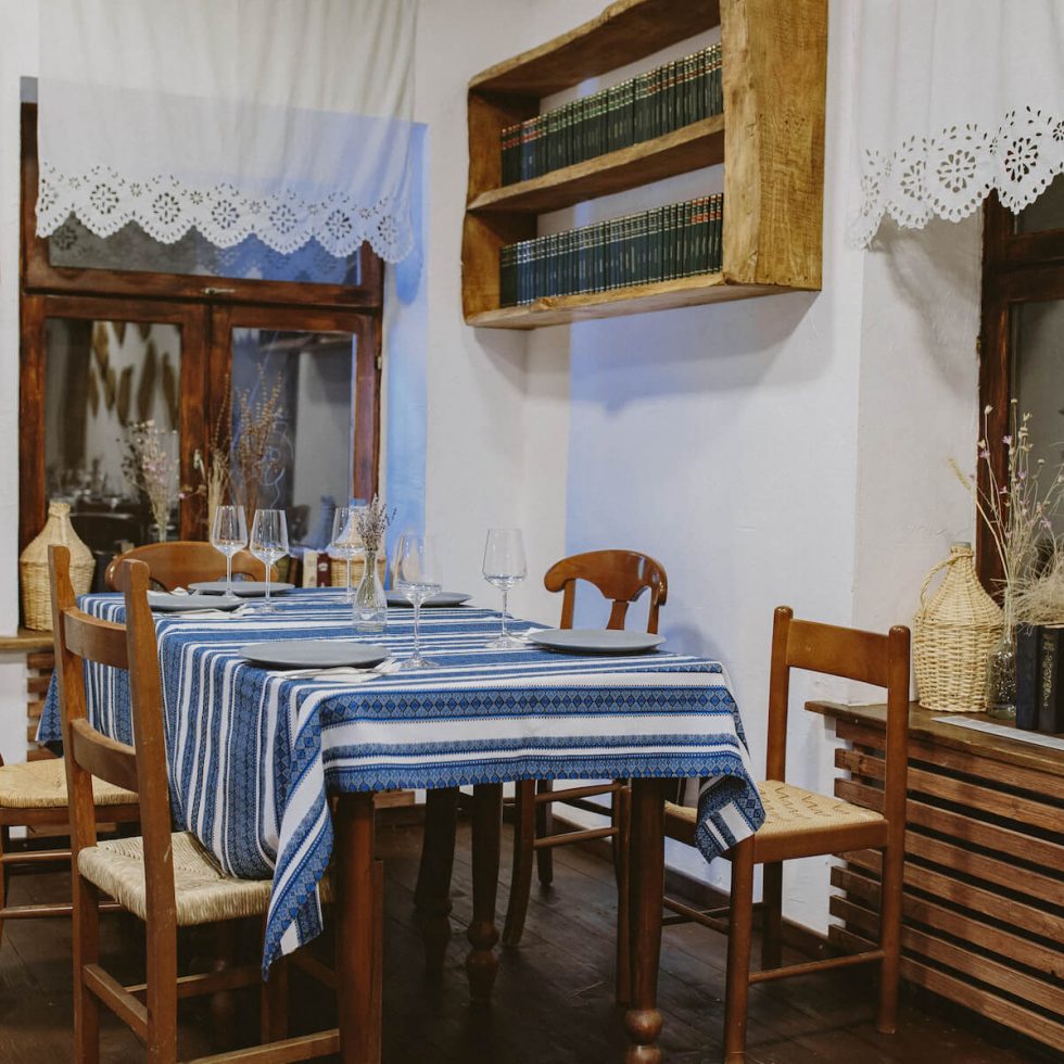 RESTAURANTS & POOL | Asconi Winery